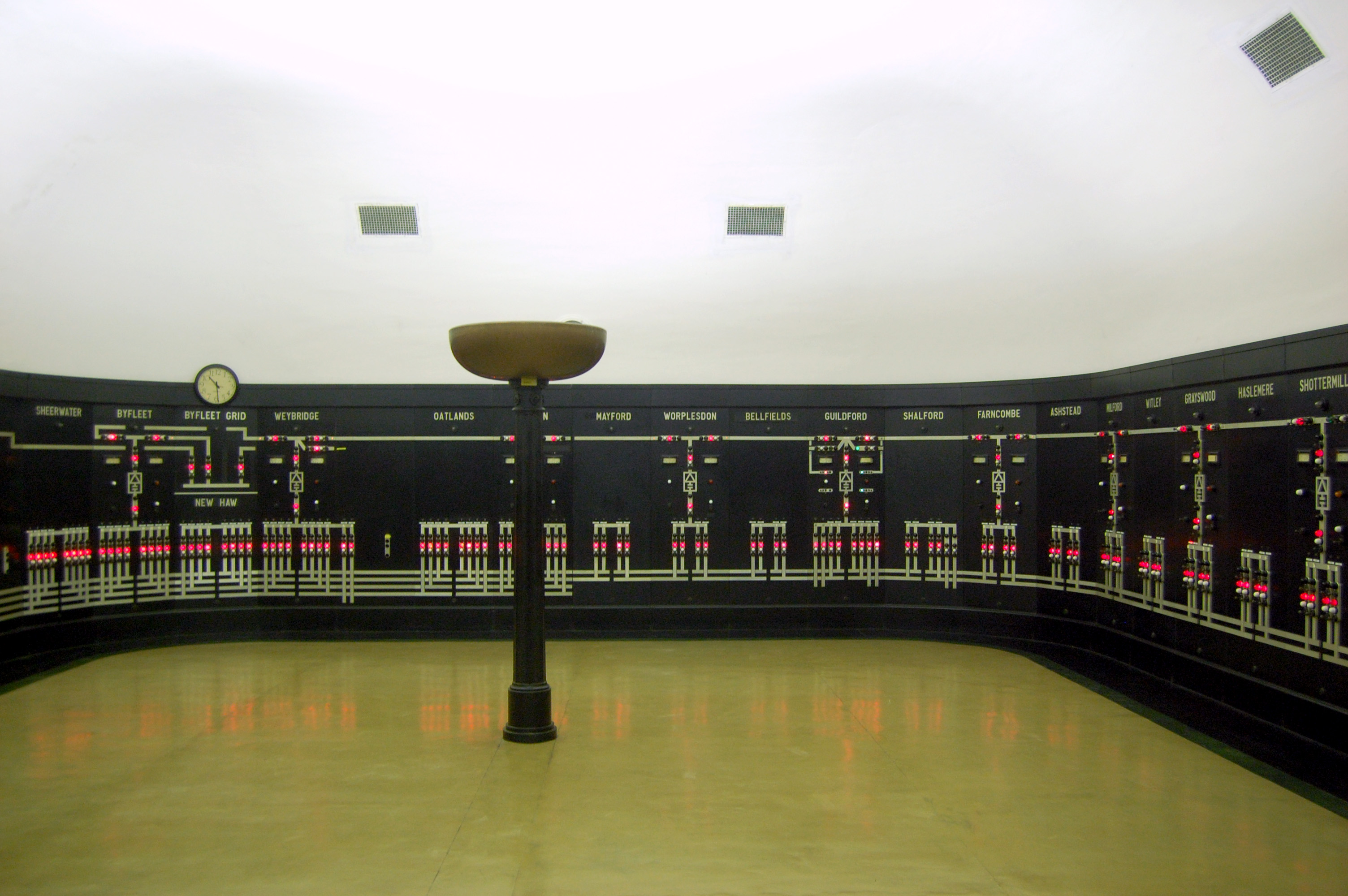 Electric Dreams (Woking station and Electrical Control Room, Surrey, UK ...